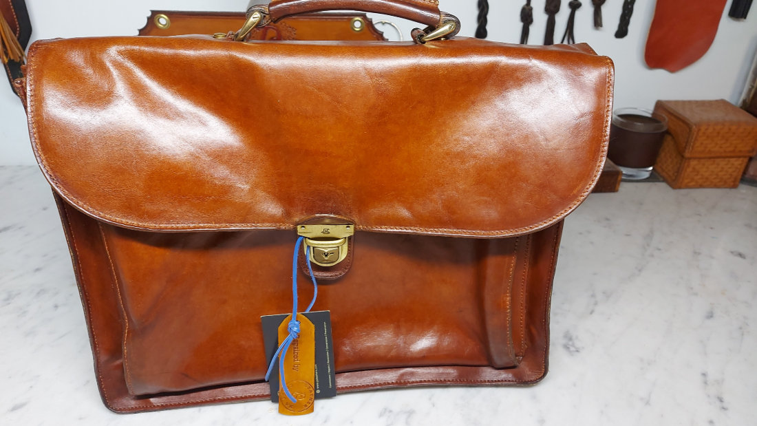 The Bridge Briefcase Replace the inner lining and zips