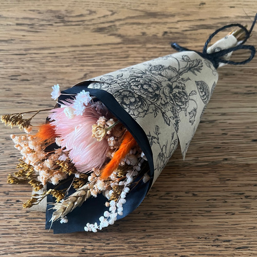 Small Dried Posie ~ Pink & Orange | The Witchery NZ