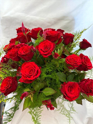 20 roses arrangement with coxcomb 743 GH₵ (Approx) | Premier Florist
