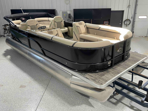 2024 Classic DLX 240 SLC | Knotty Oar Marina