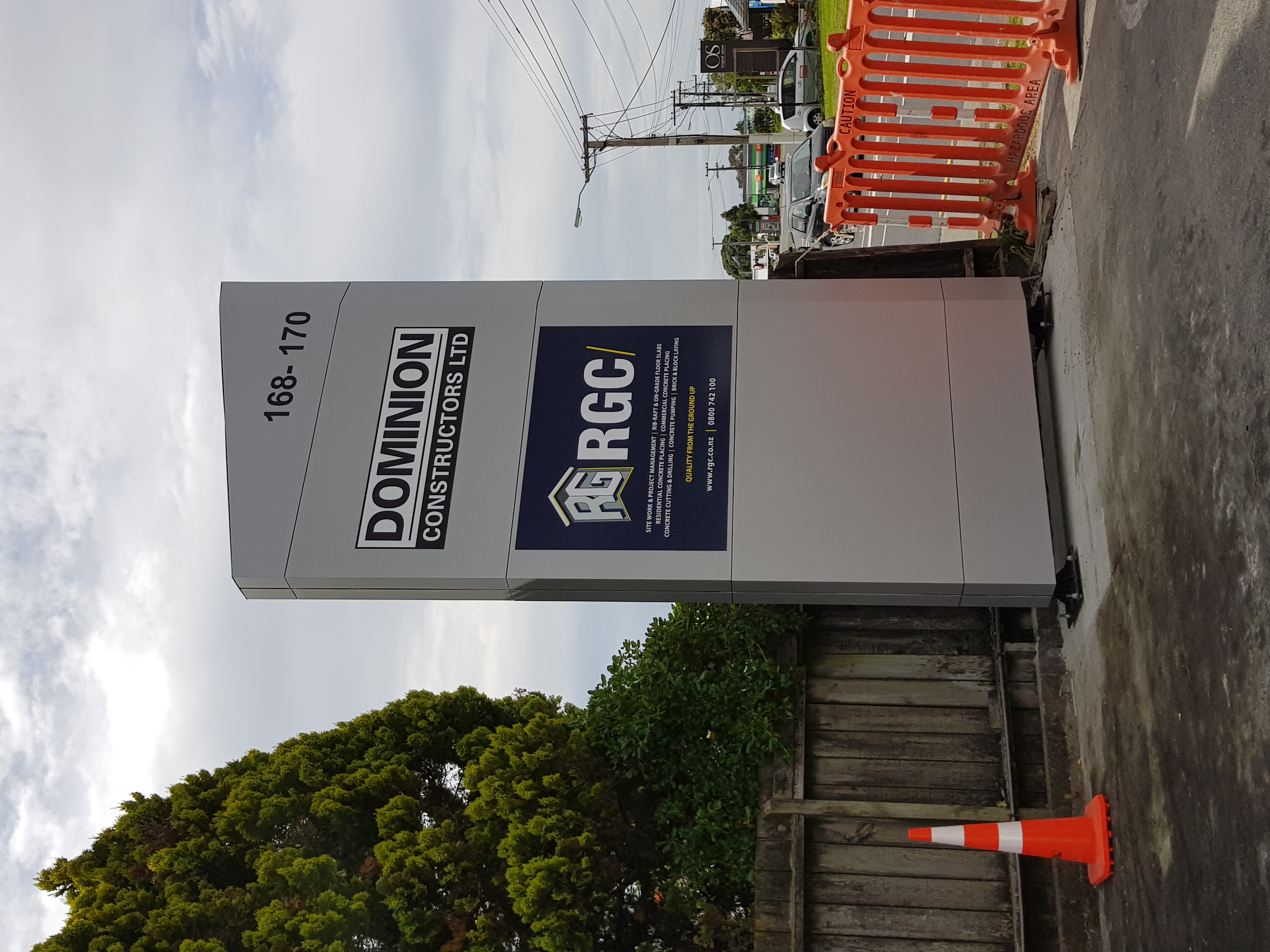 Pylon, Display Plinth & Pole Signage Auckland | Freestanding Signs