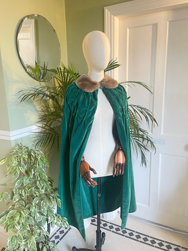 Emerald Green Velvet Cloak | Rock Follies Vintage