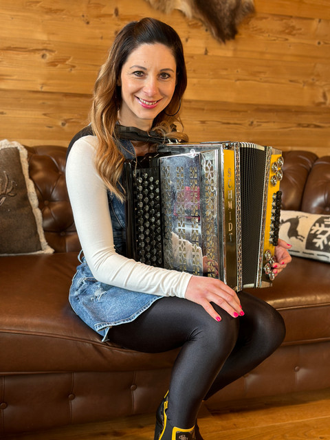 START | Claudia Hinker