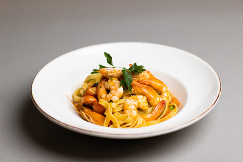 Tagliatelle karkalec,kungull dhe pomodorini | Kledi Restaurant