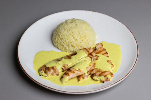 Fileto Pule & Pilaf Me Salcë Curry | Kledi Restaurant