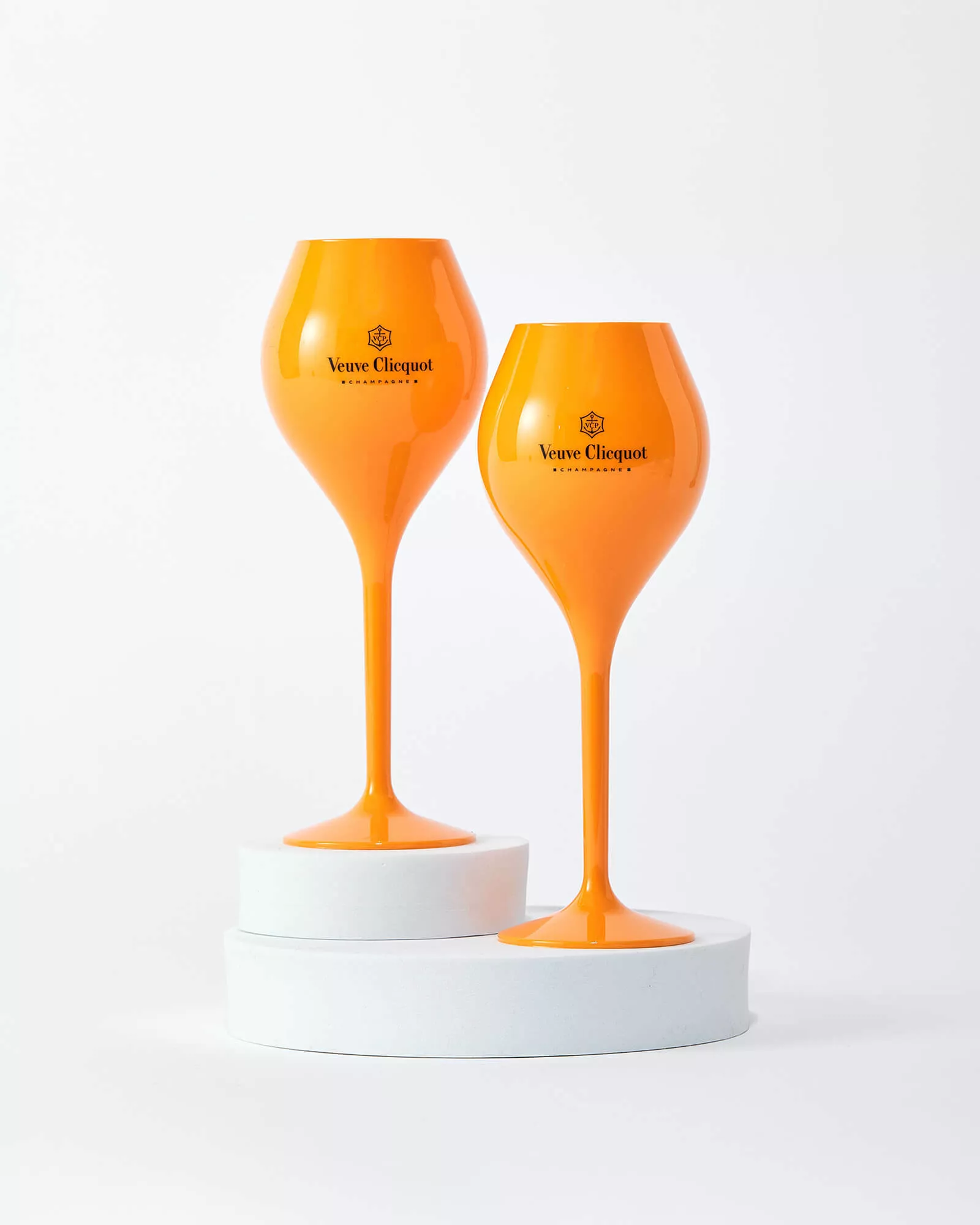 VEUVE CLICQUOT Collectors Edition Champage Flutes - Orange | Discovery ...