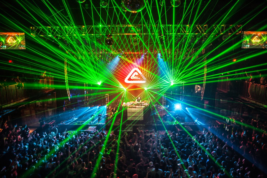 Professional Laser Beam Shows | Dynamic FX