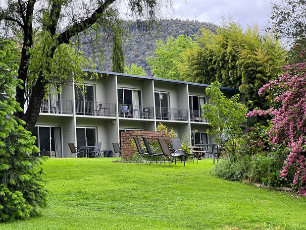 Riverbank Park Motel | Accomodation in Bright Victoria