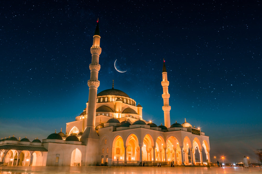 Ramadan in UAE 2026: Dates, Prayer Timings, & Umrah Guide