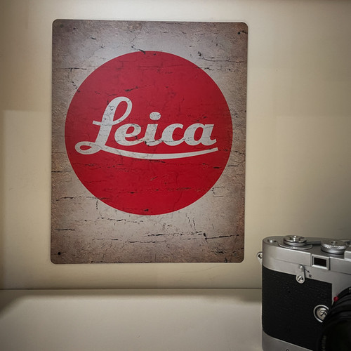 Leica Sign Metal | website