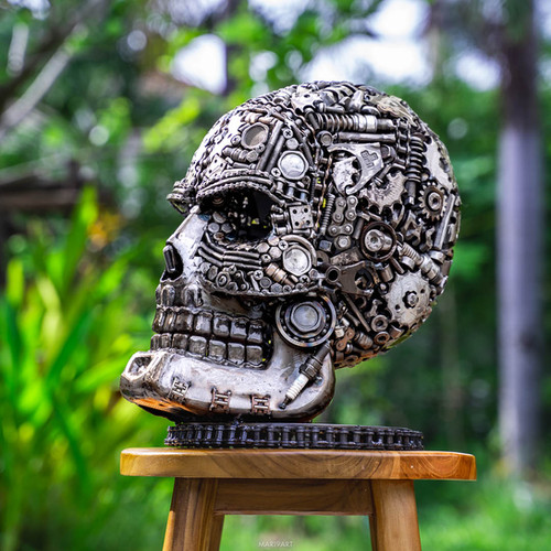 Skull scrap metal sculpture | mari9art