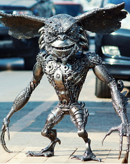 Alien table scrap metal artwork - Small size