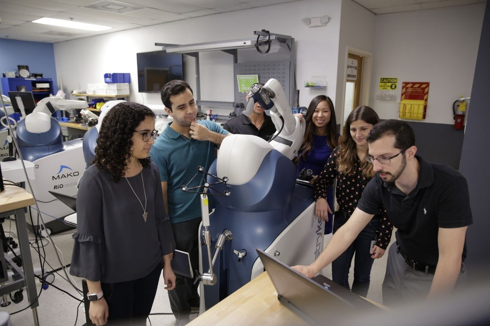 5 reasons to join Stryker’s DRE organization