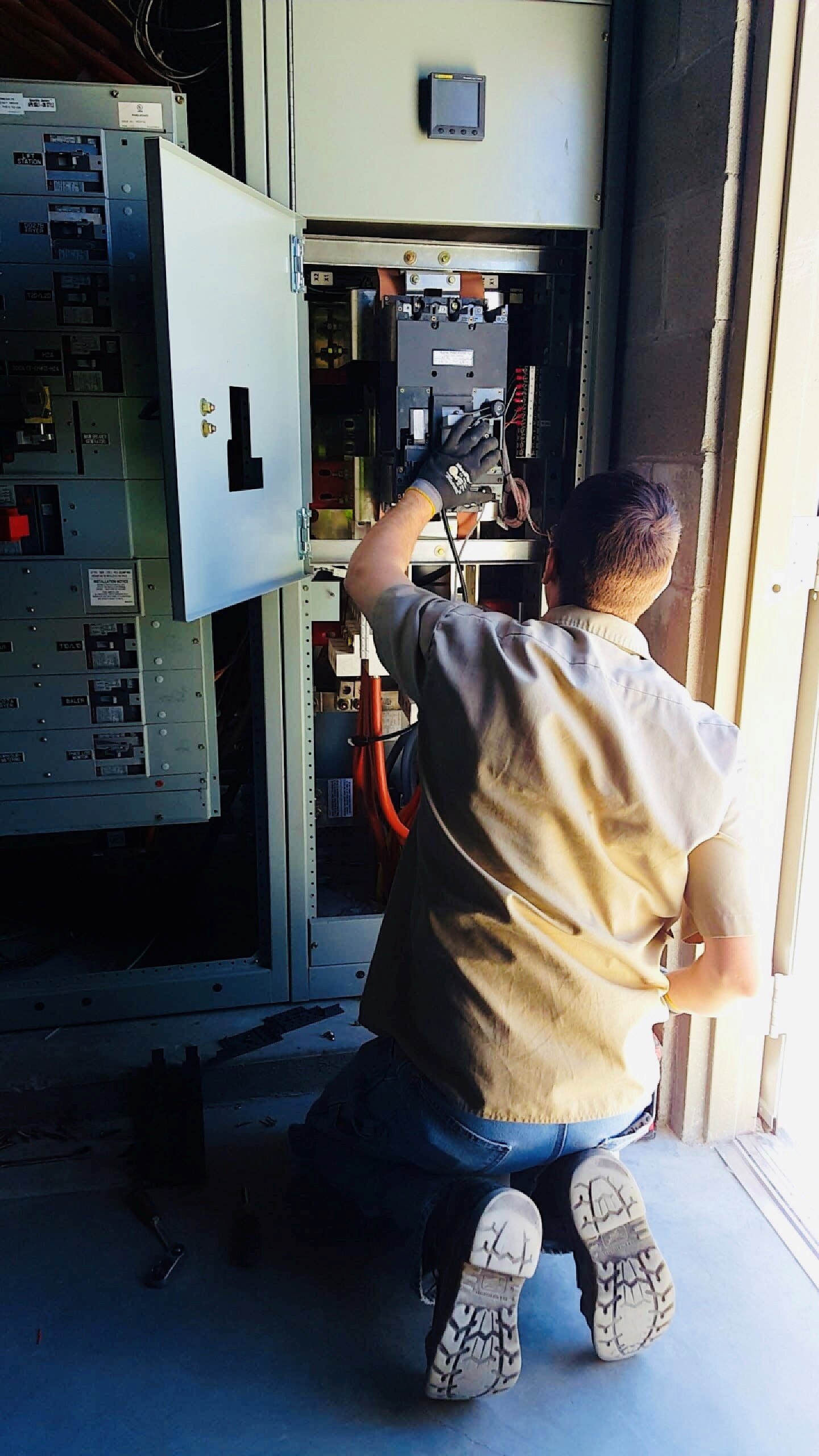 Emergency Electrical Repairs: What Every General Contractor Should Know ...