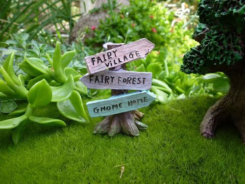 Tree Stump Sign | cocossecretgarden