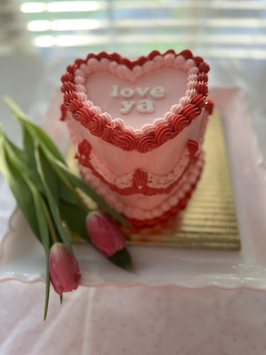 Personalized Vintage Heart-Shaped Cake | Micassweetsandtreats