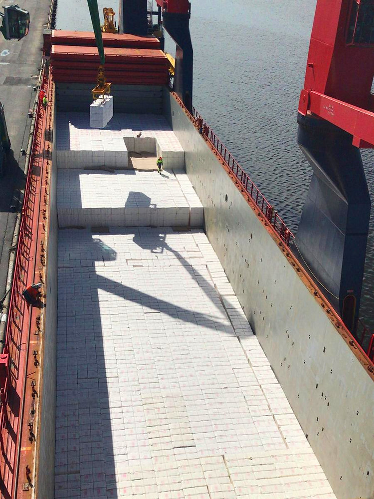MV Symphony Sea loading paper products