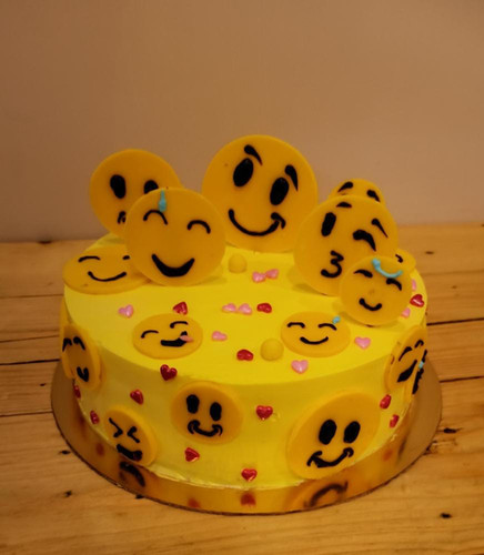 1kg Smiley Cake | Happyoi | Cake