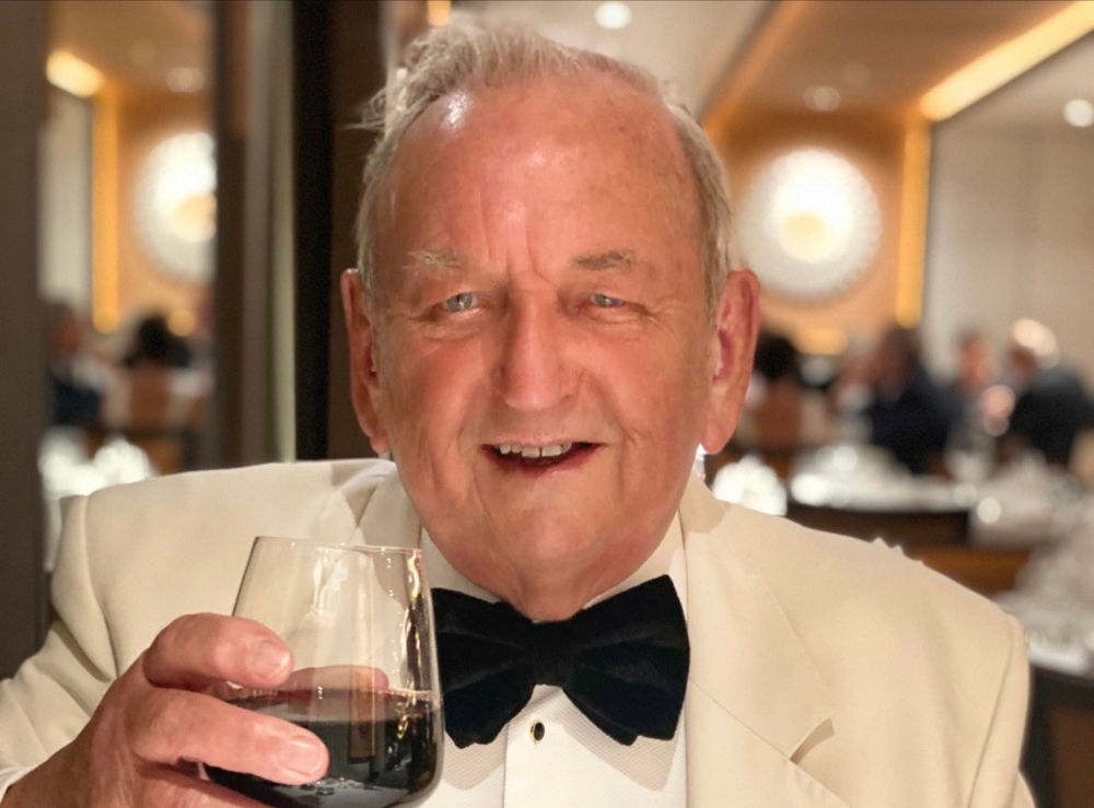 A minutes silence for Dr Youell when funeral procession stops at Chapel ...