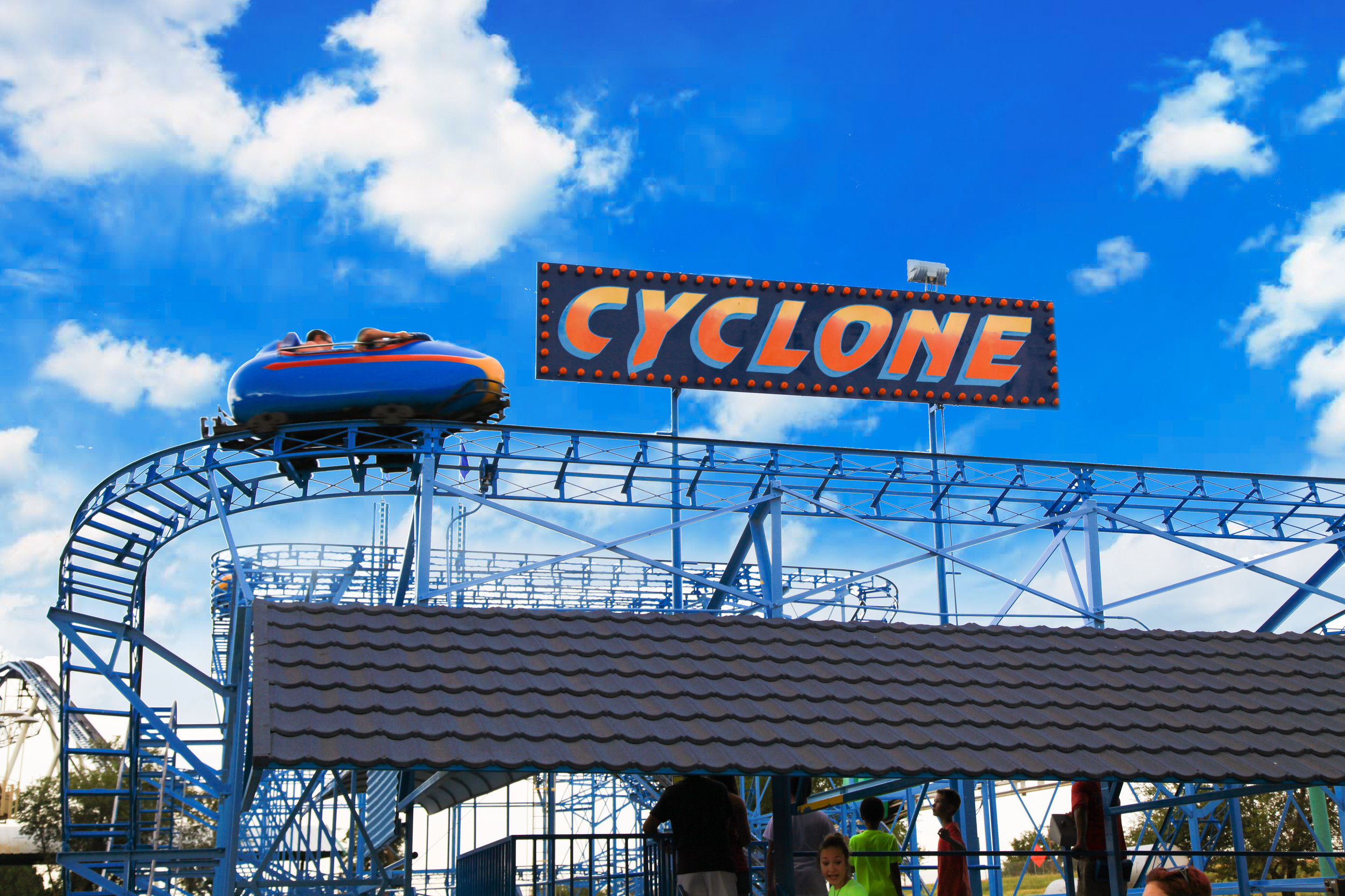 Wonderland Amusement Park | Cyclone