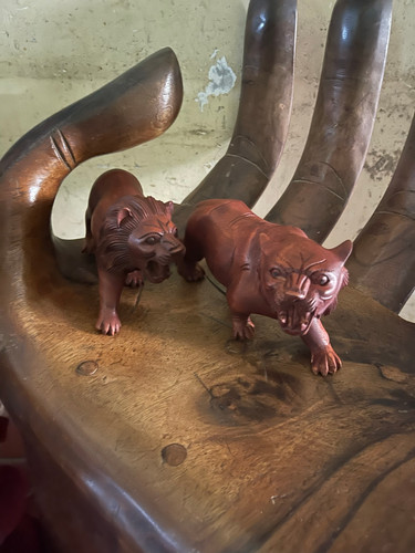 Lion and Lioness carving | Gifts And Crafts