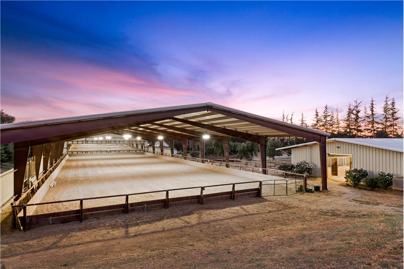 Home | JR Ranch Horse Stables & Arena