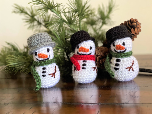 Mini Snowmen | Crochet with Tiffany