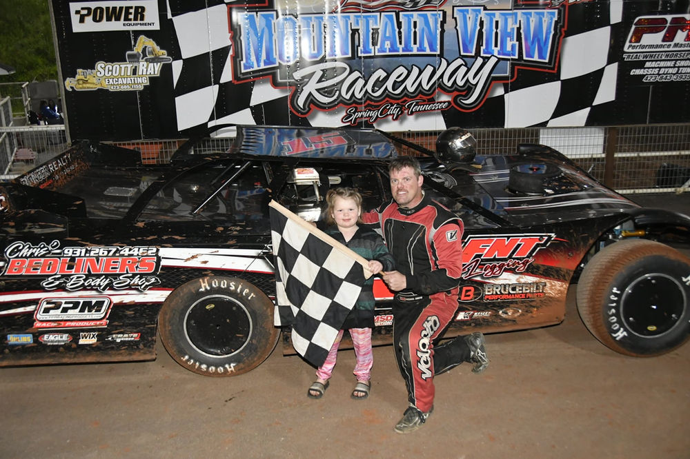 SMITH WINS ON AND OFF THE TRACK IN MOUNTAIN VIEW RACEWAY LATE MODEL RACE