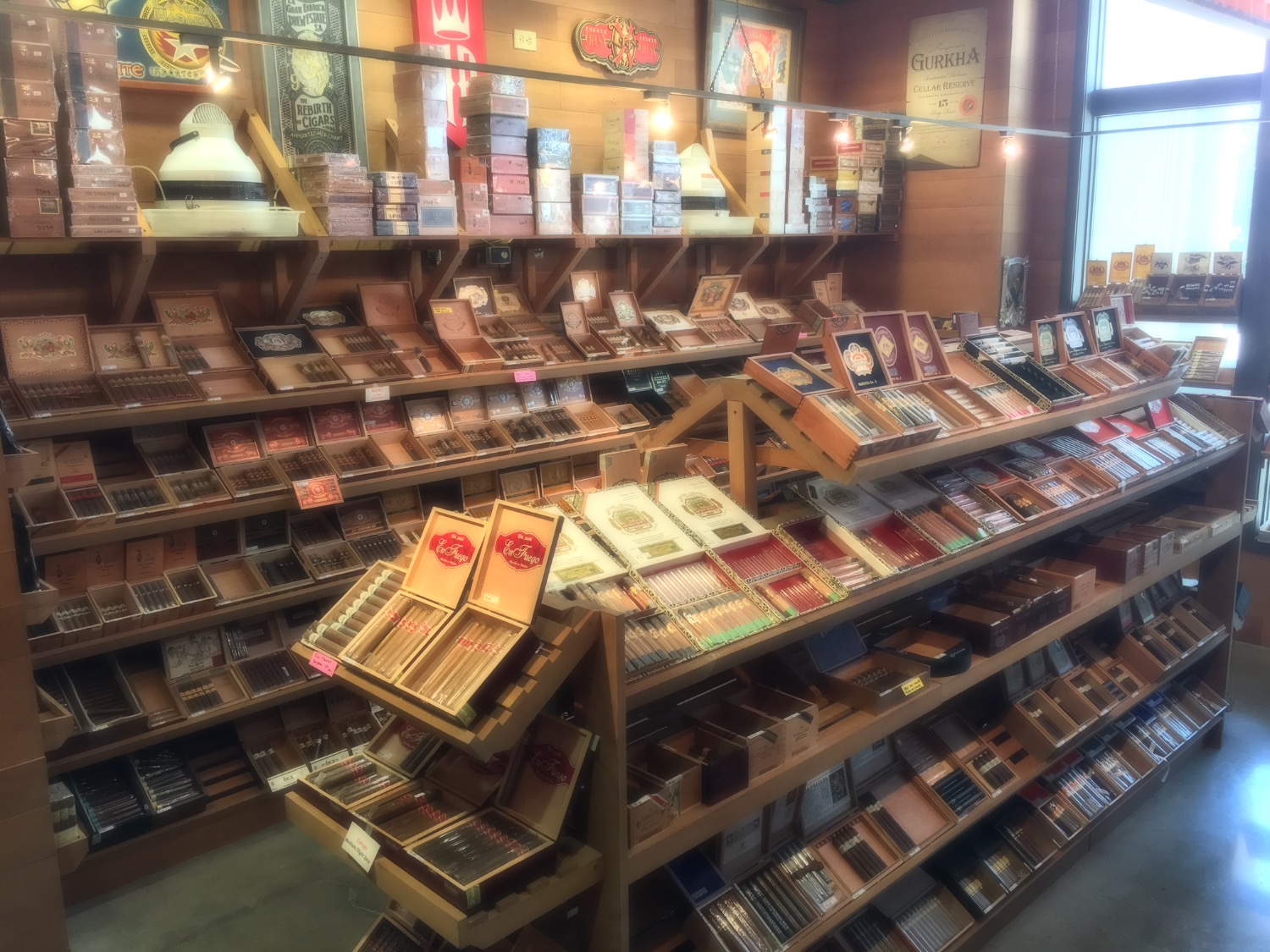 Cigars | United States | En Fuego Tobacco Shop