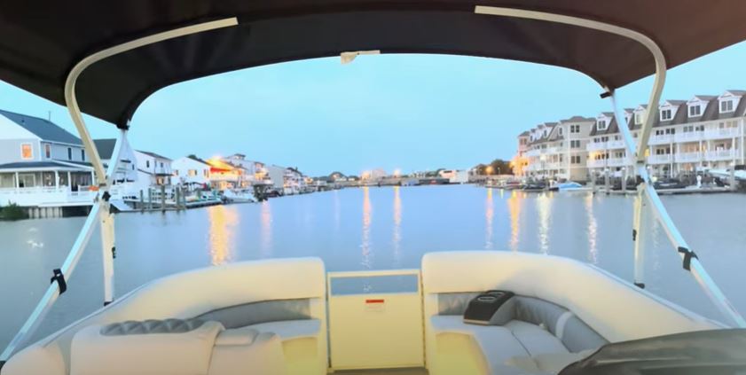 Man Completes 'The Great Loop' in Pontoon Boat in 34 Days