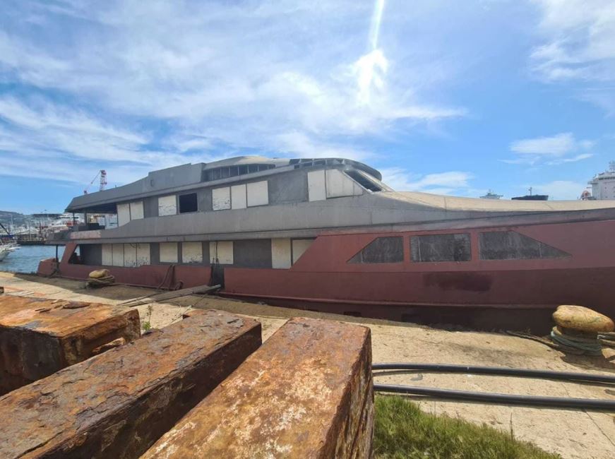 #WeirdBoats - ‘Cursed’ Superyacht Abandoned in Cape Town Harbour for 20 ...