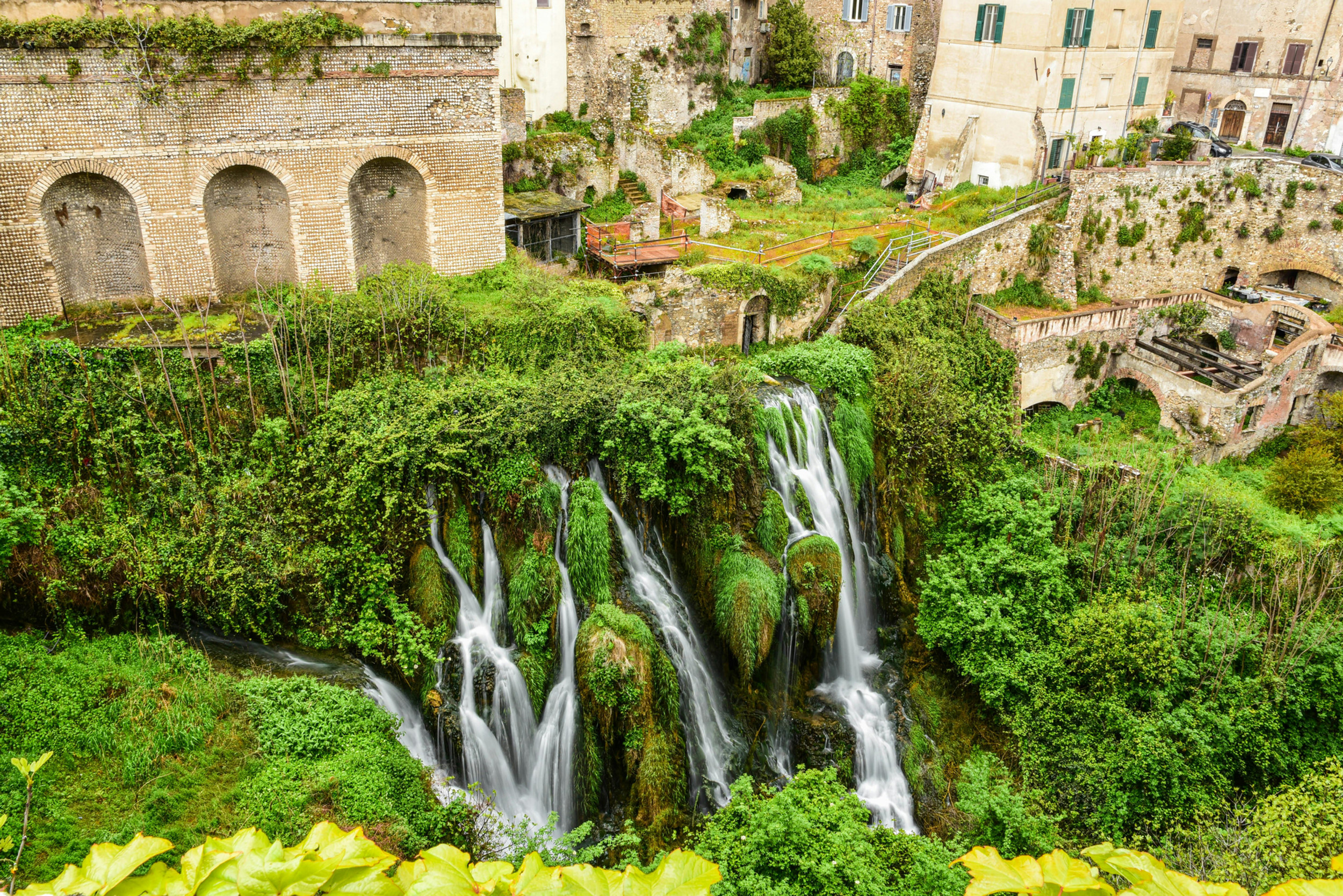 10 BEST waterfalls to visit in Italy