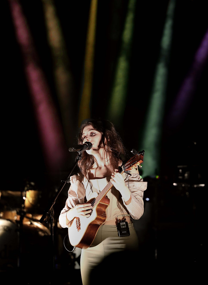 Photo Gallery: Dodie