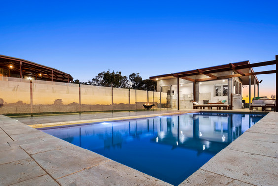 The Acclaim | Pool Styles | Dupont Pools