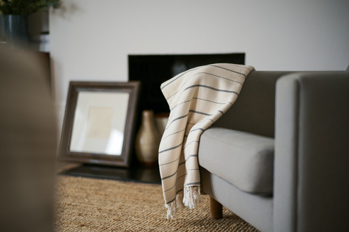 Luks Linen - Dot and Dash Throw | MonetHome&Lifestyle