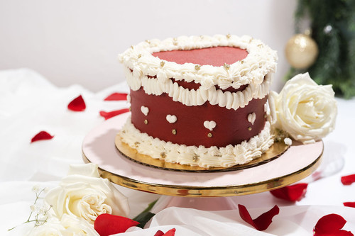 Vintage Small Heart Cake | sugar & slice