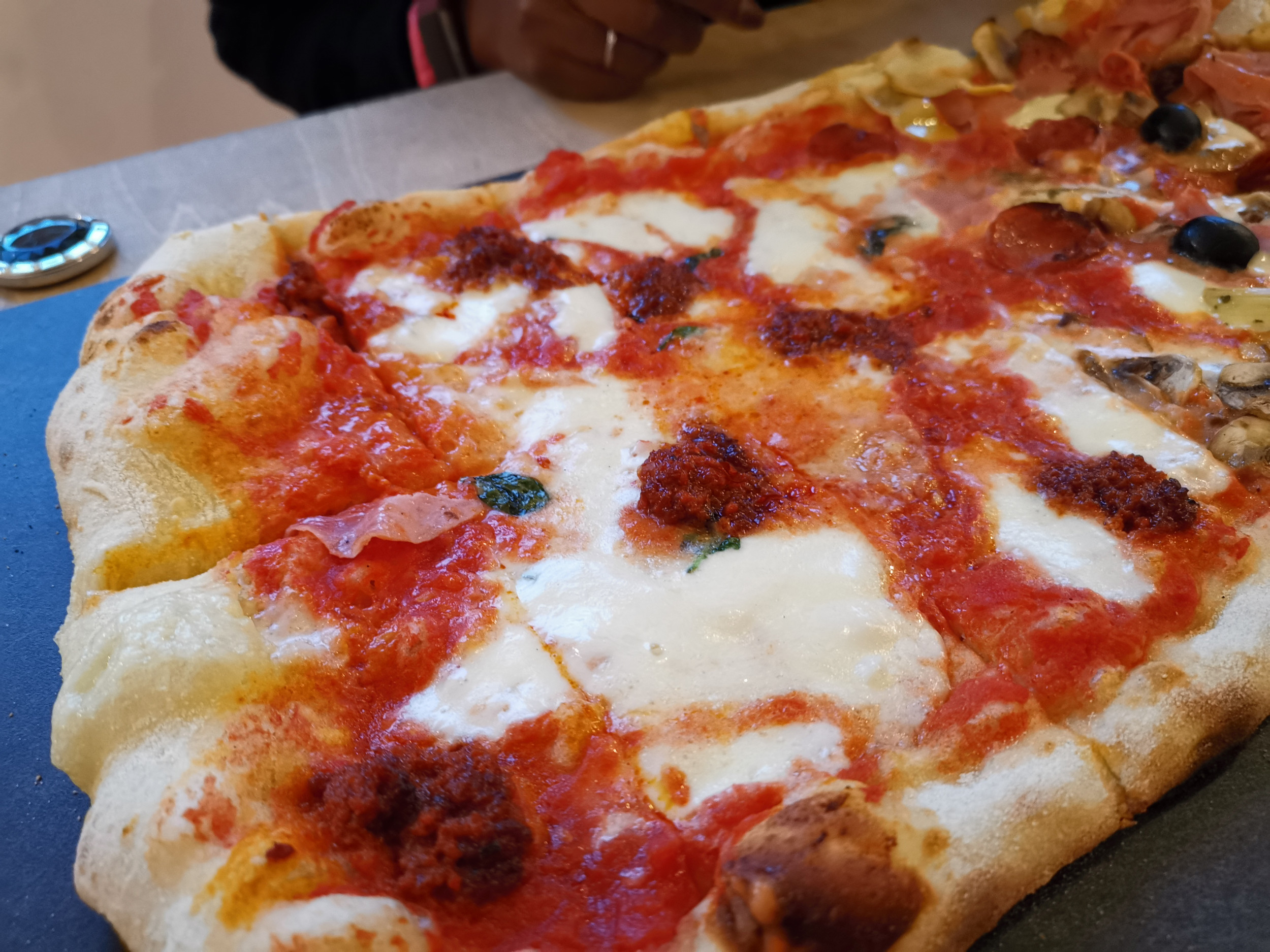 Excellent handmade pizza at Mano Pizza