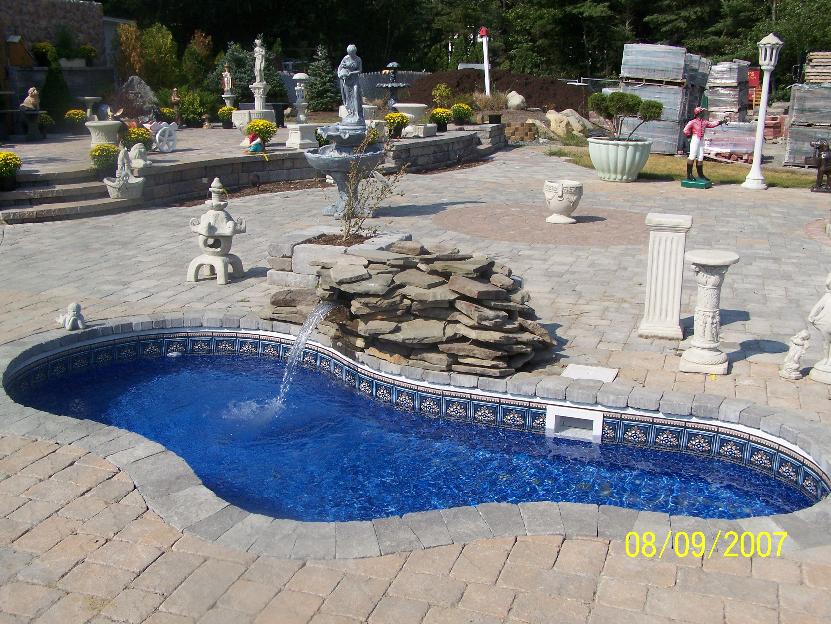 Pool Aprons | dellaroccoslandscape