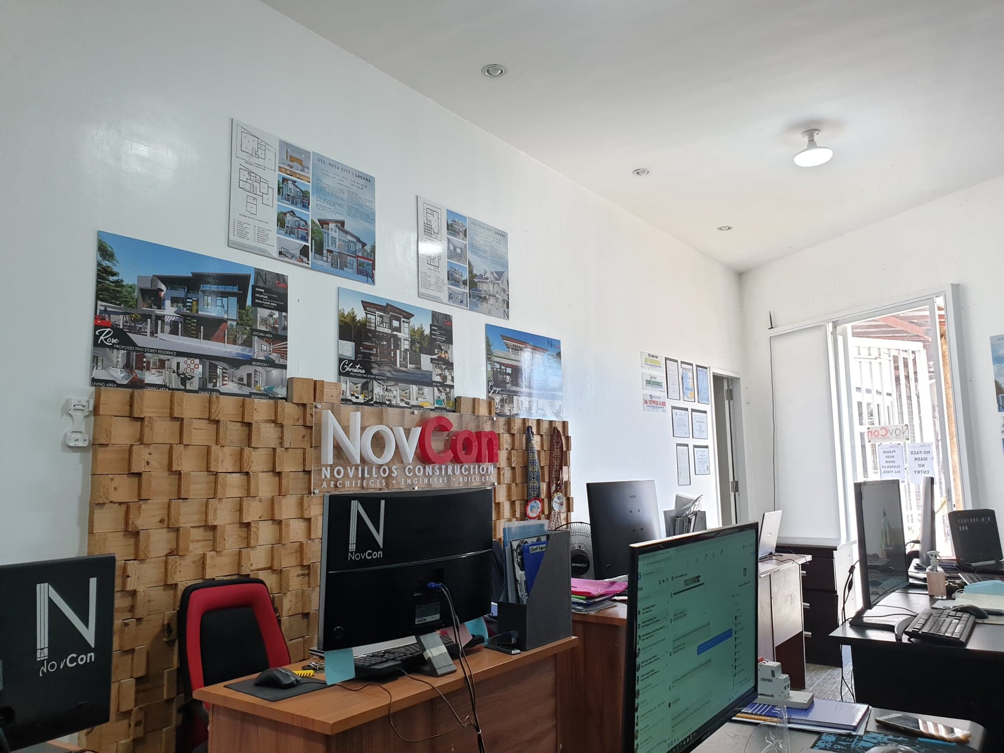 Beta Office Novillos Constructn