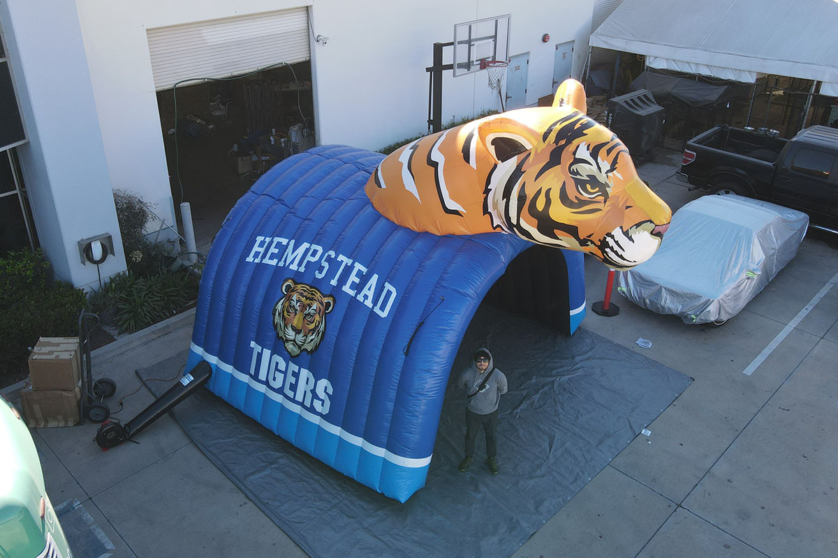 Inflatable Tiger Head Tunnel