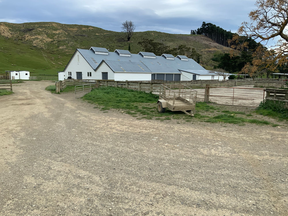 Discover historical Akitio station