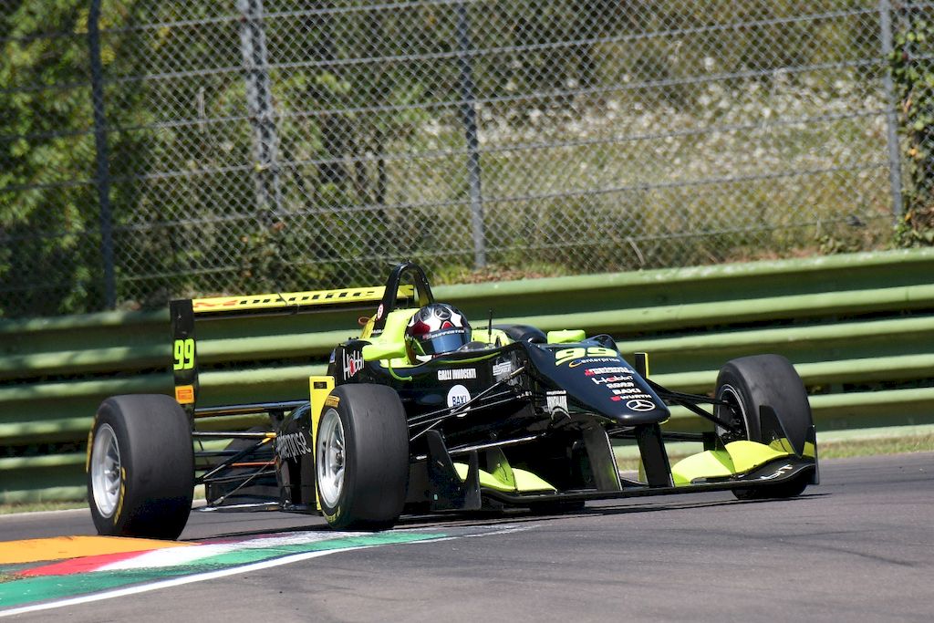 Triplete europeo per ANDREA COLA - RMC Motori