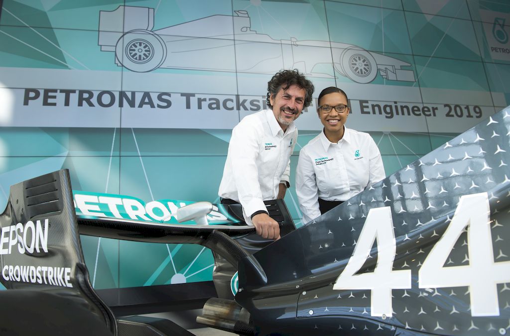 PETRONAS Introduces New Trackside Fluid Engineer to Formula - RMC Motori