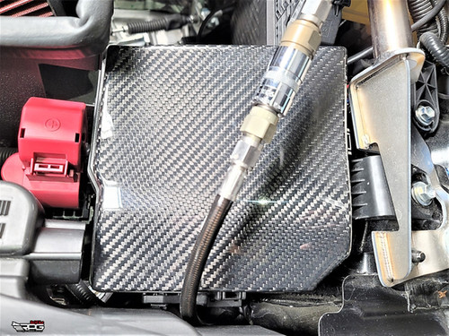 GR YARIS - Vacuum Carbon Engine Bay Fuse Box Cover | racingproductgroup