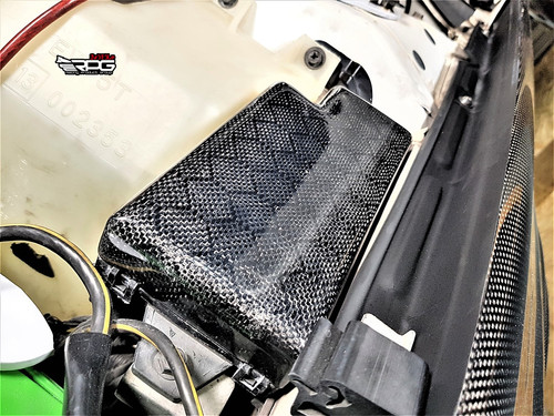 GD Vacuum Carbon Engine Bay Fuse Box Cover | racingproductgroup