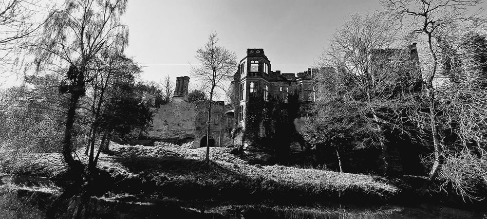 Guys Cliffe: A Haunted Mansion & the Last Resting Place of a Mythical Hero