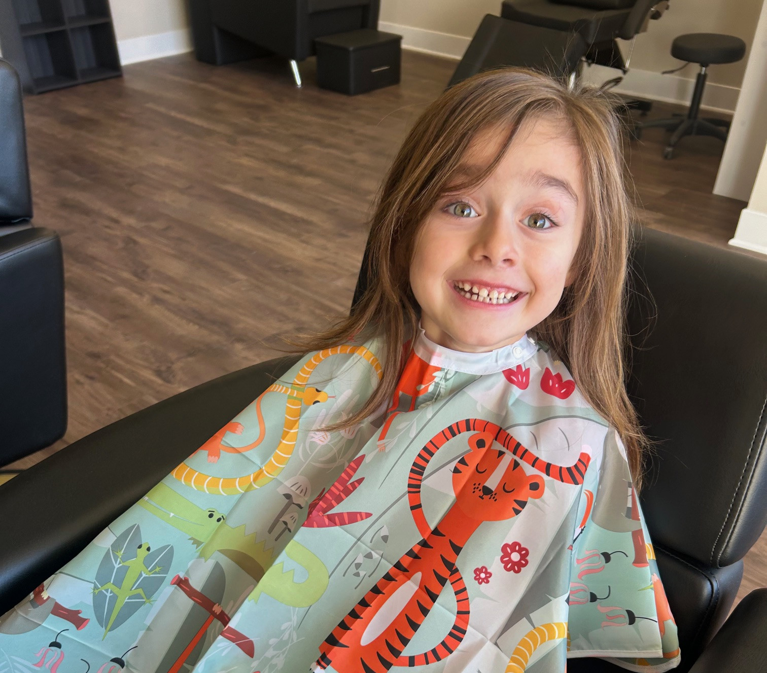 Molly's Salon | Family Haircutting | Unisex Haircut | Haircuts Near Me ...