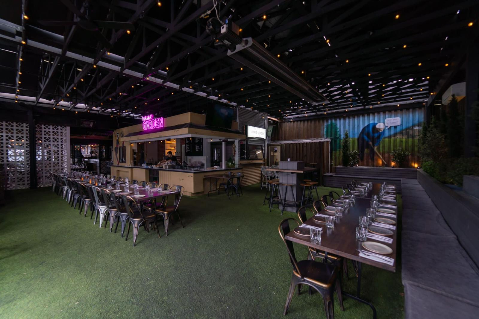 Mama's Gadren | Mama Manoush