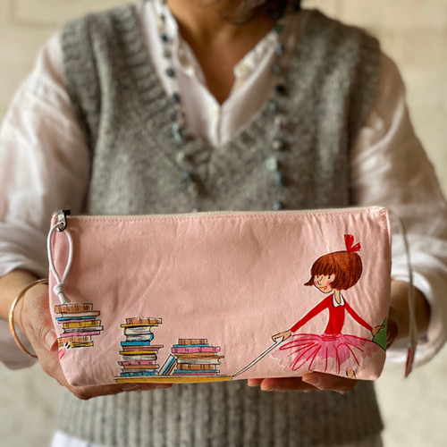 Pop Open Pouch by Aneela Hoey | Cutting Cloth