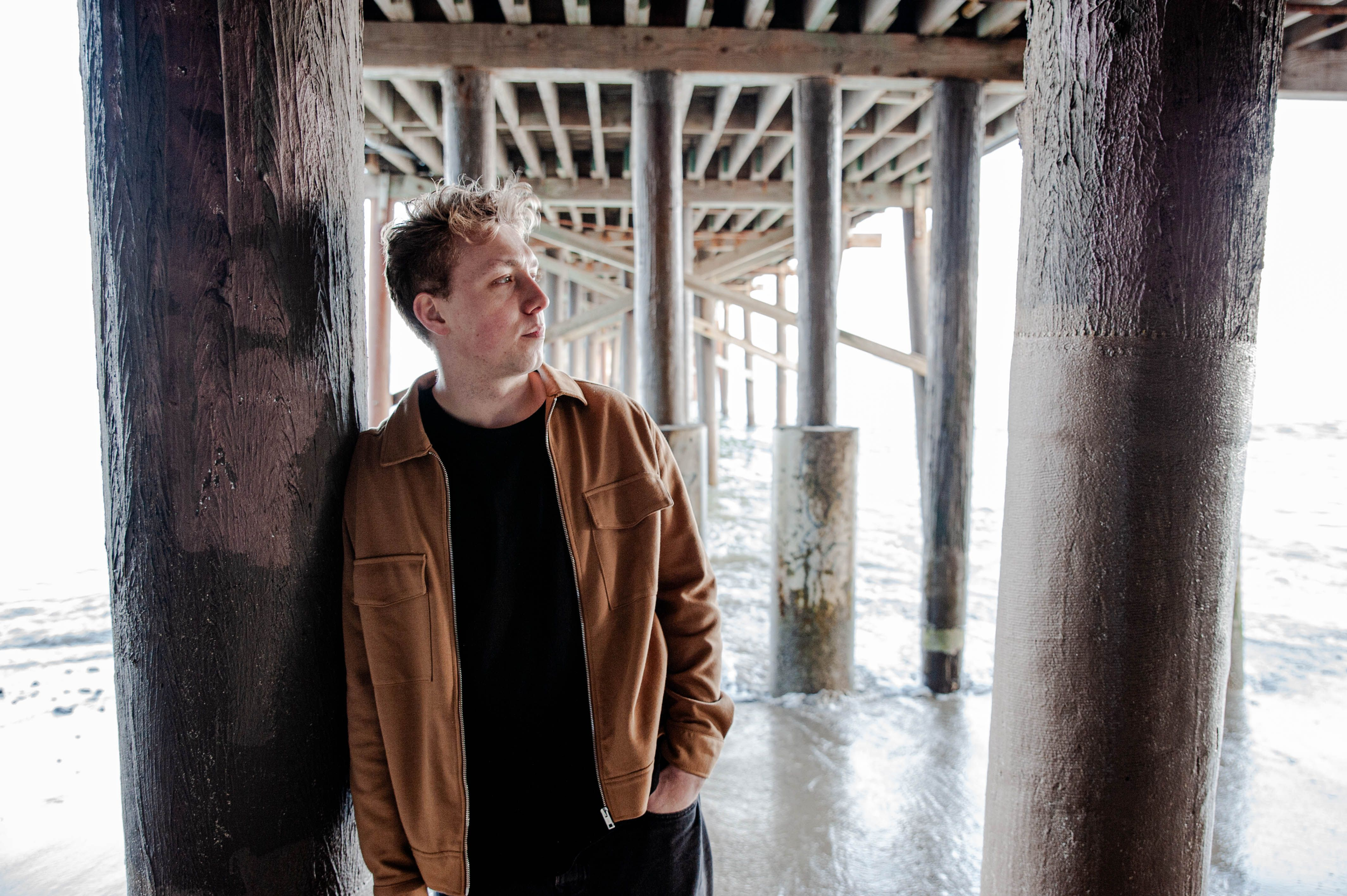 UNDERGROUND RADAR: Artist You Need To Know - Louis Knight
